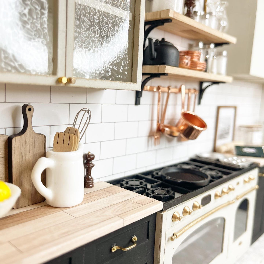 1:12 scale modern dollhouse furniture and accessories – Melvin's Miniatures